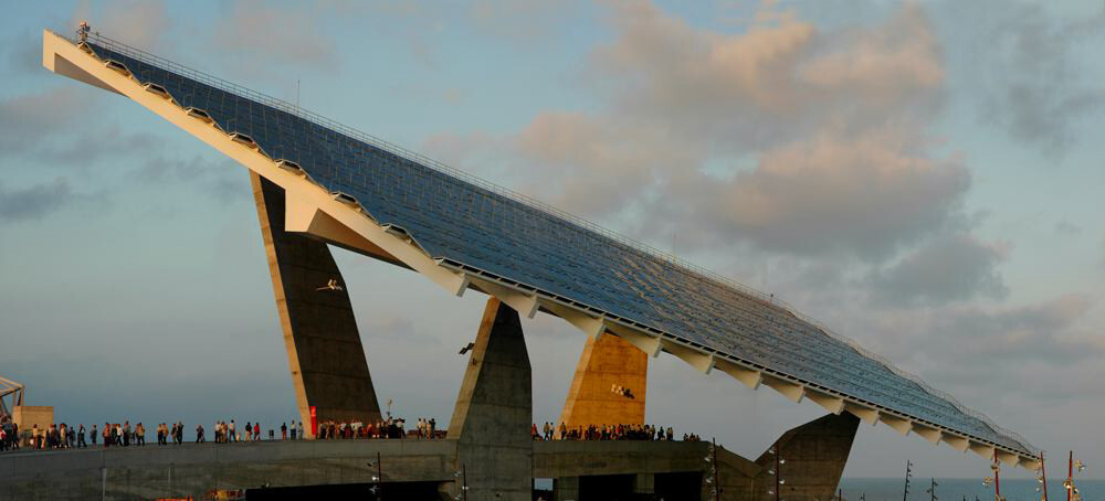Gómez-Pomar entrega a José Antonio Martínez Lapeña y Elías Torres Tur ...
